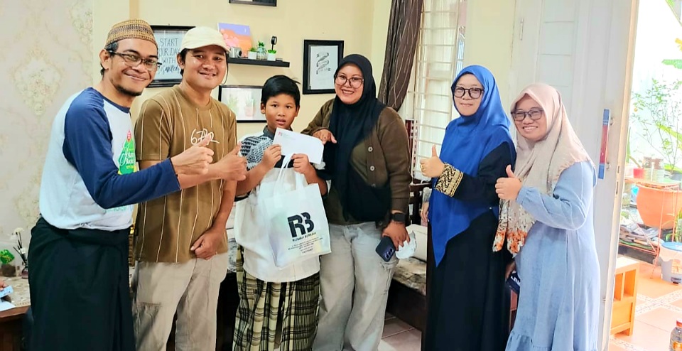 Mereka yang Berbahagia Usai Dikhitan Dalam Rangkaian Indonesia Berzikir ...